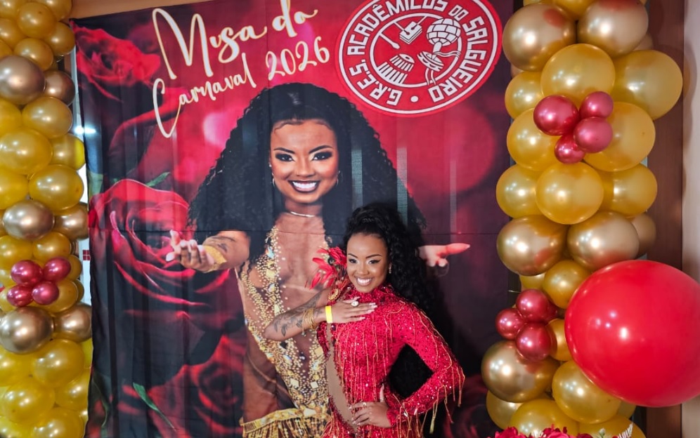 Cria Da Casa E Com O Samba No Sangue! Amanda, Nova Musa Da Comunidade ...