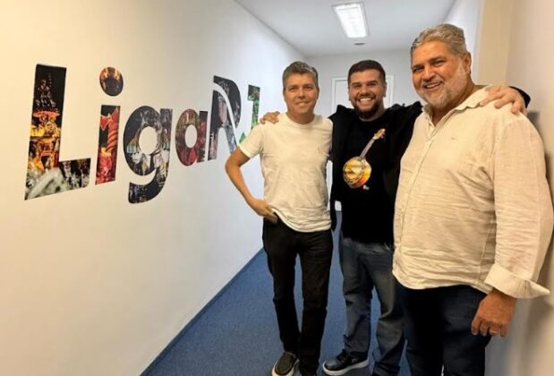 Liga RJ Renova Com Macaco Branco Para Produção Do álbum Da Série Ouro ...
